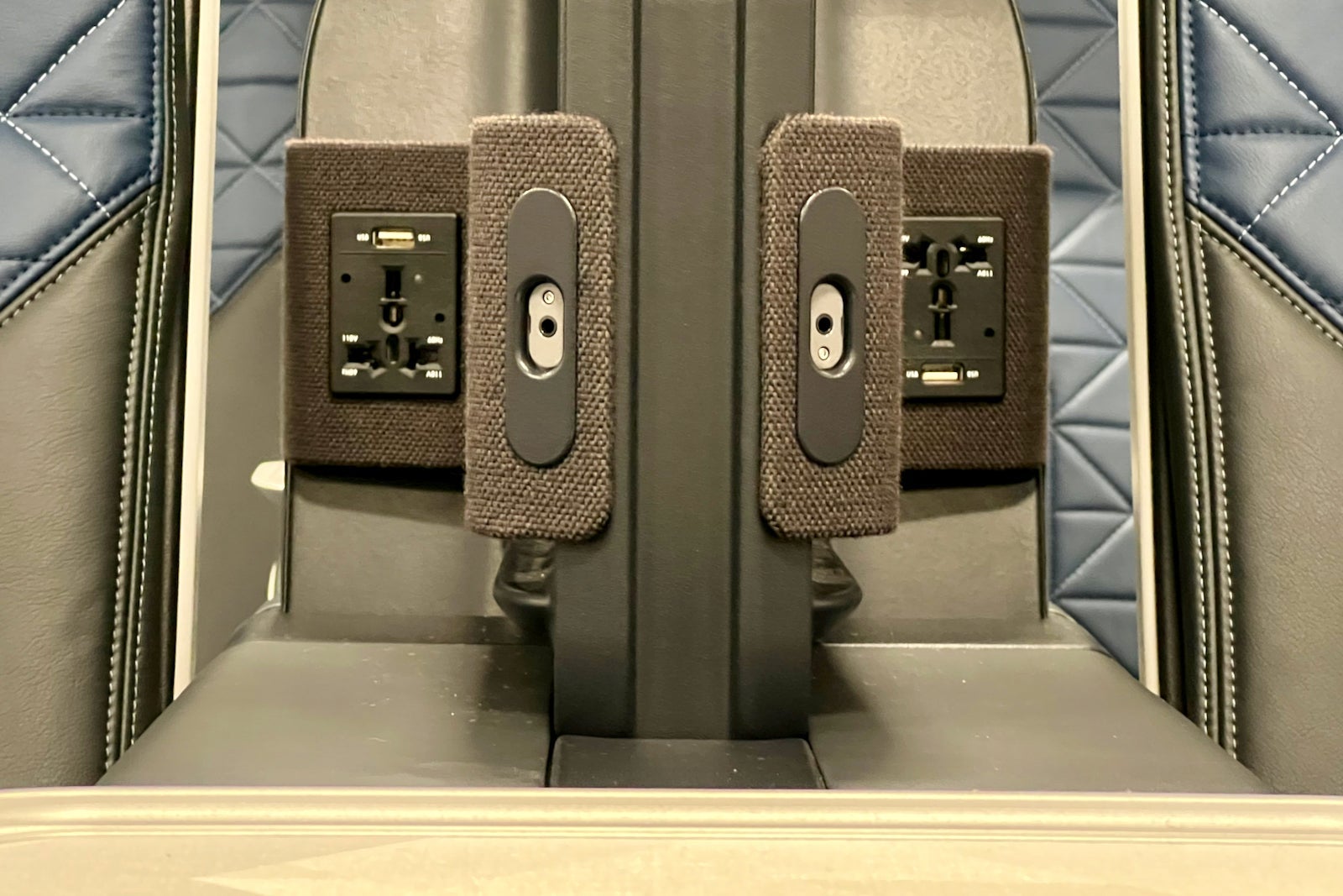 Comparing Delta's and United's new domestic first-class seats - The ...