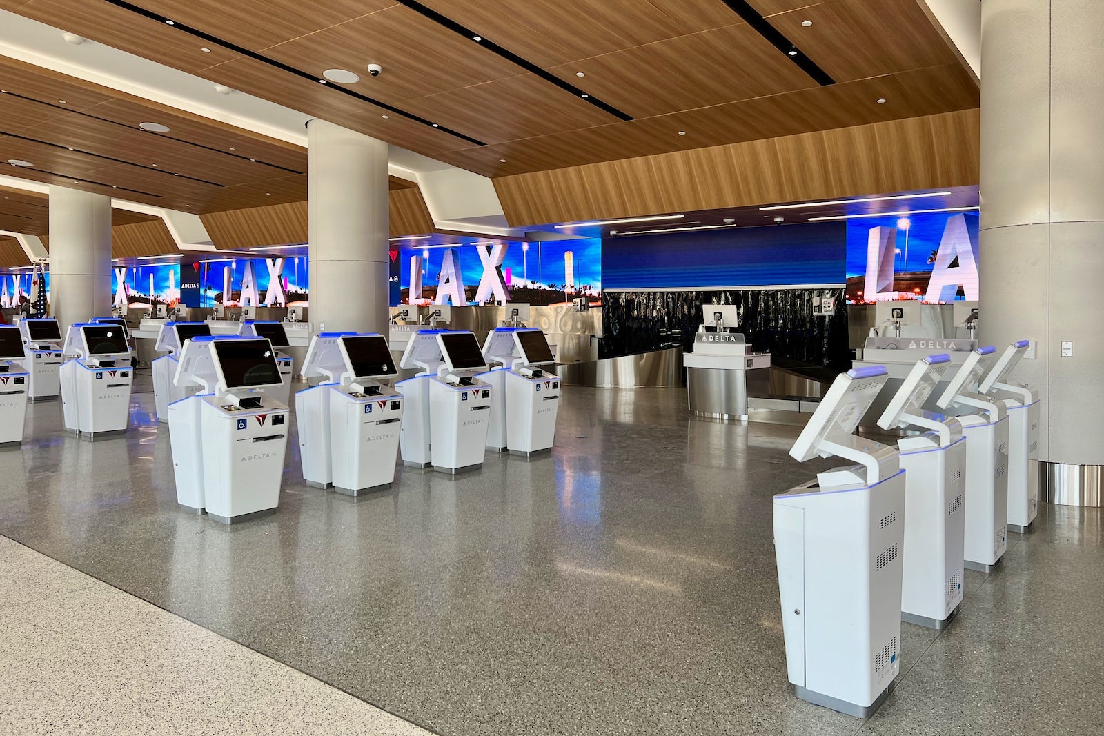 Delta unveils 1st-ever route to New Zealand, boosts service to Paris ...