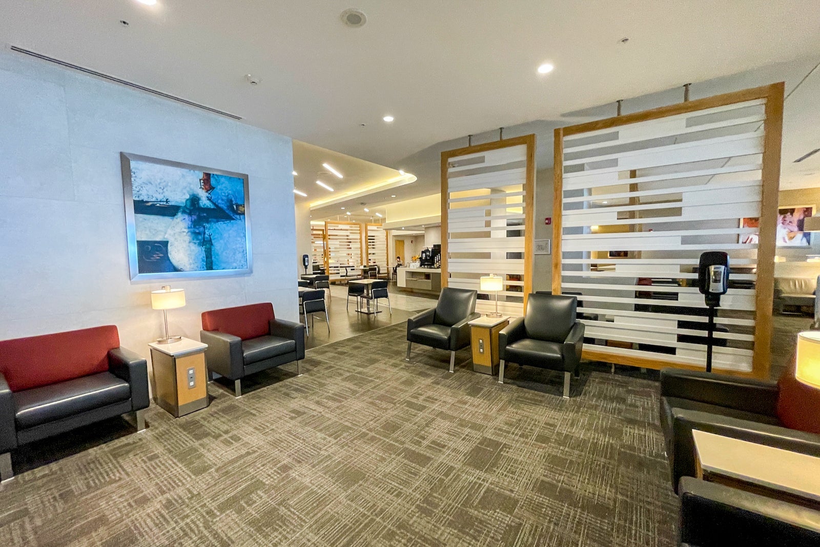 Choosing the best airport lounge at MIA - The Points Guy
