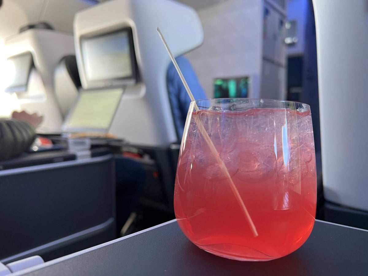Delta's A321neo inaugural — how the new first-class seat actually holds ...