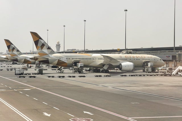 Etihad unveils new 787 Dreamliner cabins with a top-notch business ...