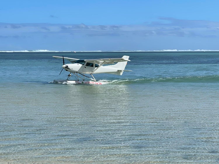 My experience flying a plane barefoot in the Mauritius to see the ...