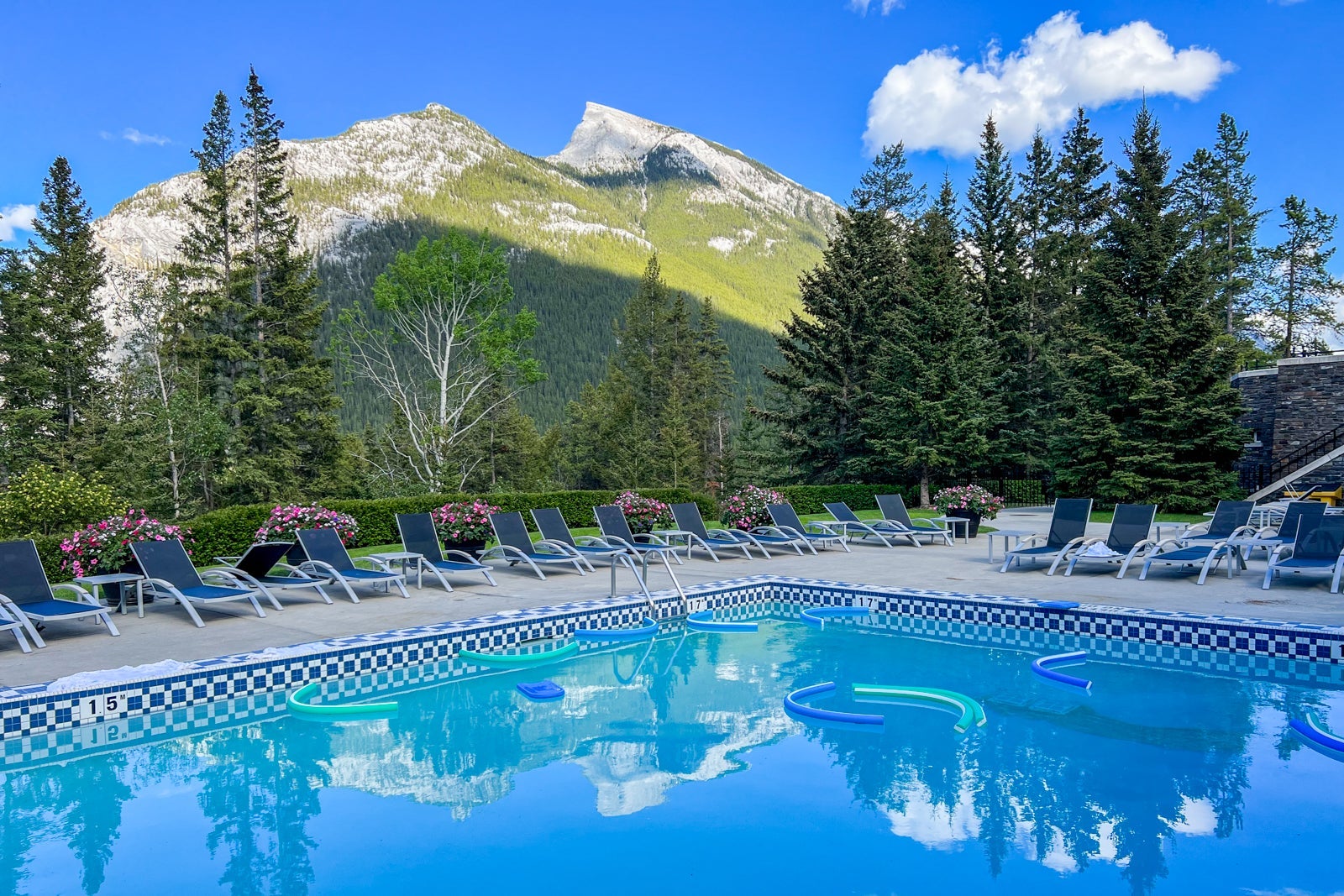 Why you should visit the Fairmont Banff Springs — but maybe skip ...