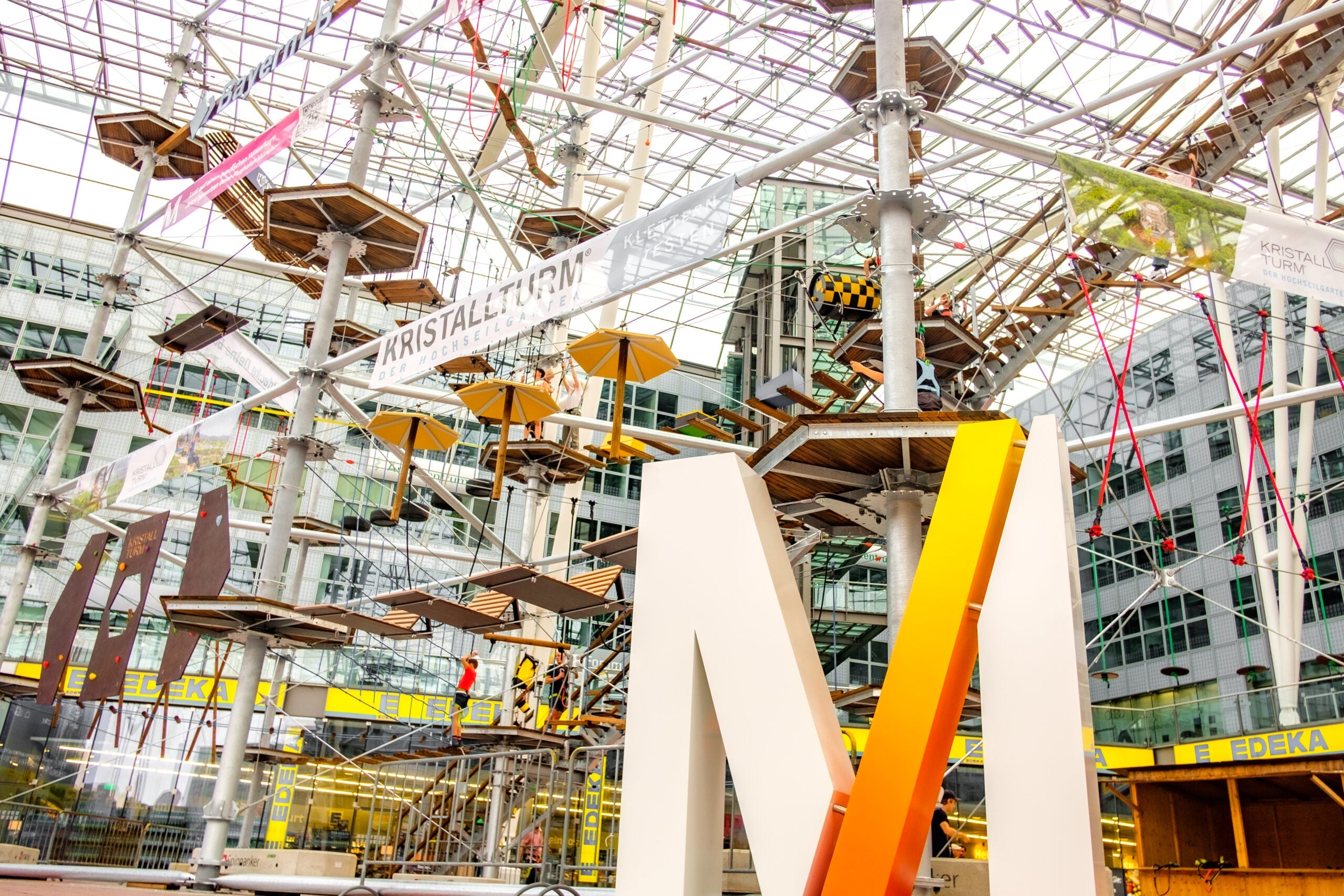 A new way to hang around between flights: Munich Airport's high-ropes ...