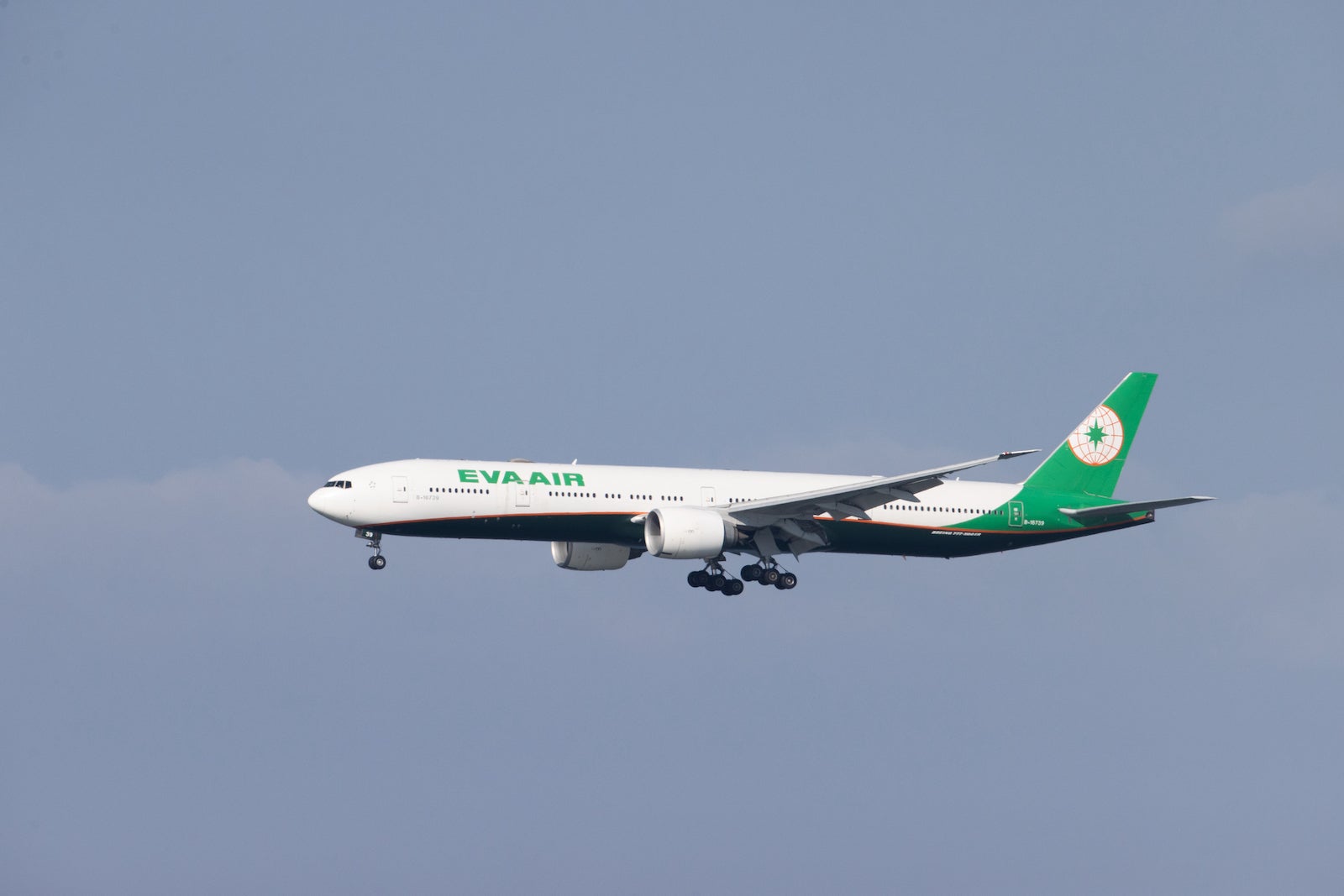 Book fast: Wide-open EVA Air business-class award space - The Points Guy