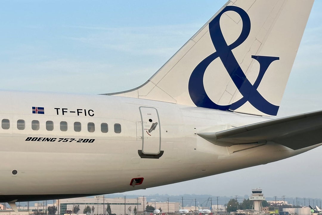 An exclusive look inside the $160,000-a-seat private Boeing 757 charter ...