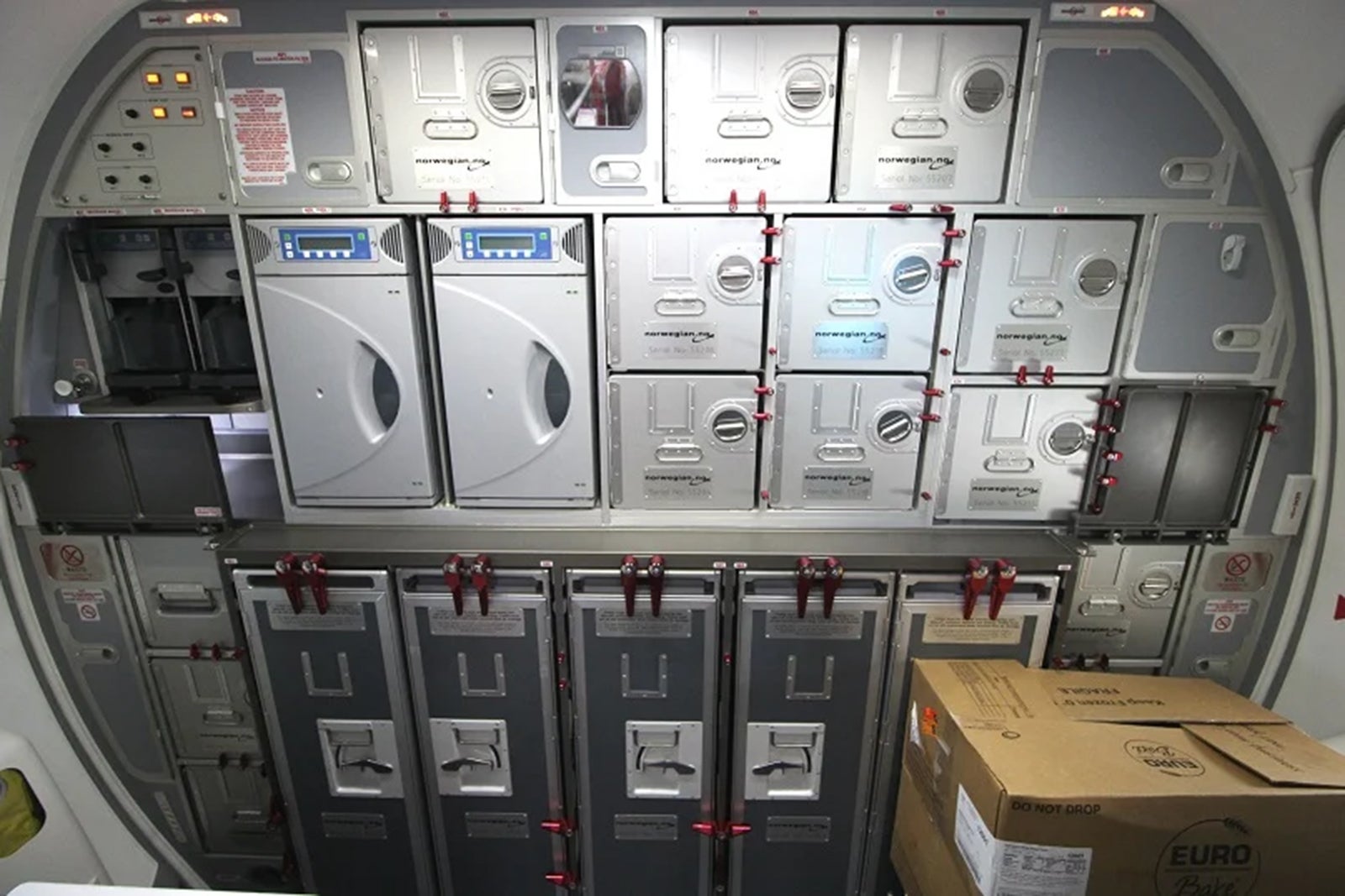 11 safety features in aircraft cabins that you may not know exist - The ...