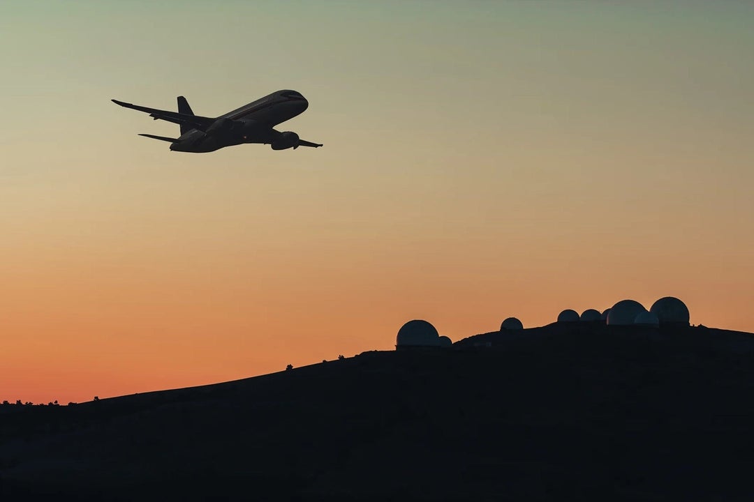 How are planes tracked when they fly around the world? - The Points Guy
