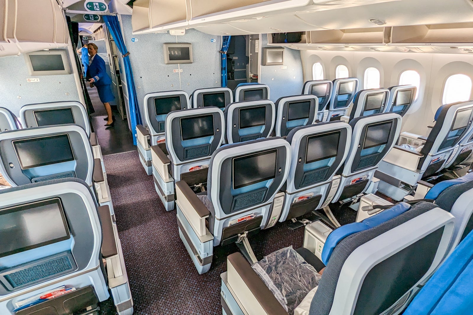 Is KLM premium economy worth it on the Boeing 787 Dreamliner? - The ...