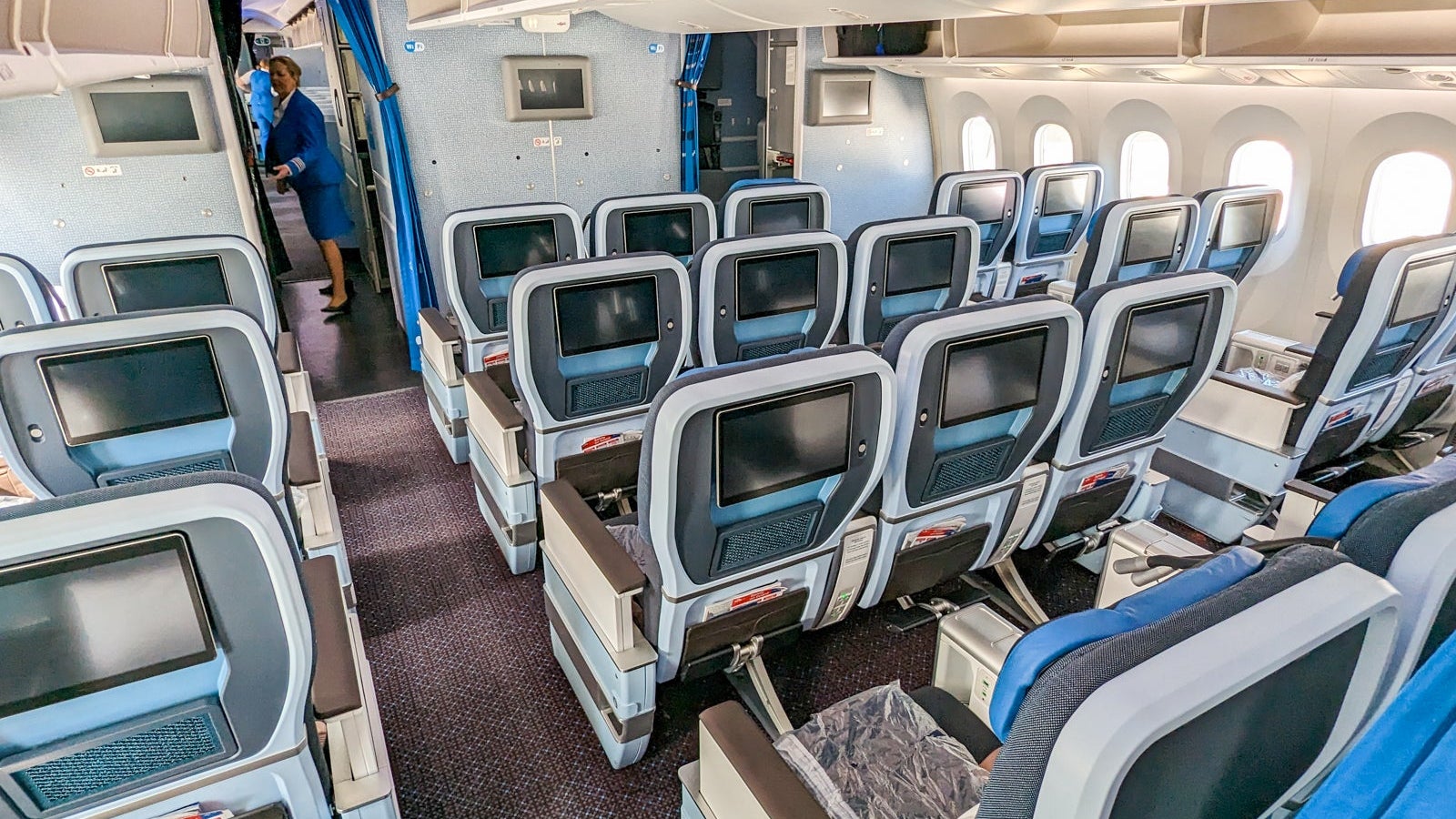 boeing 787 interior premium economy