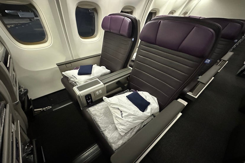 Is United Airlines premium economy worth it on long flights? - The ...