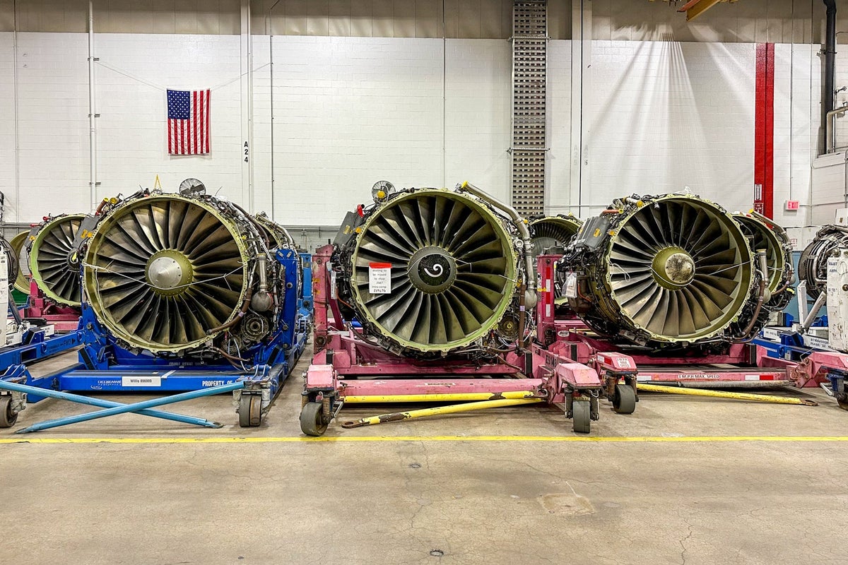 What do airplane maintenance technicians actually do? - The Points Guy