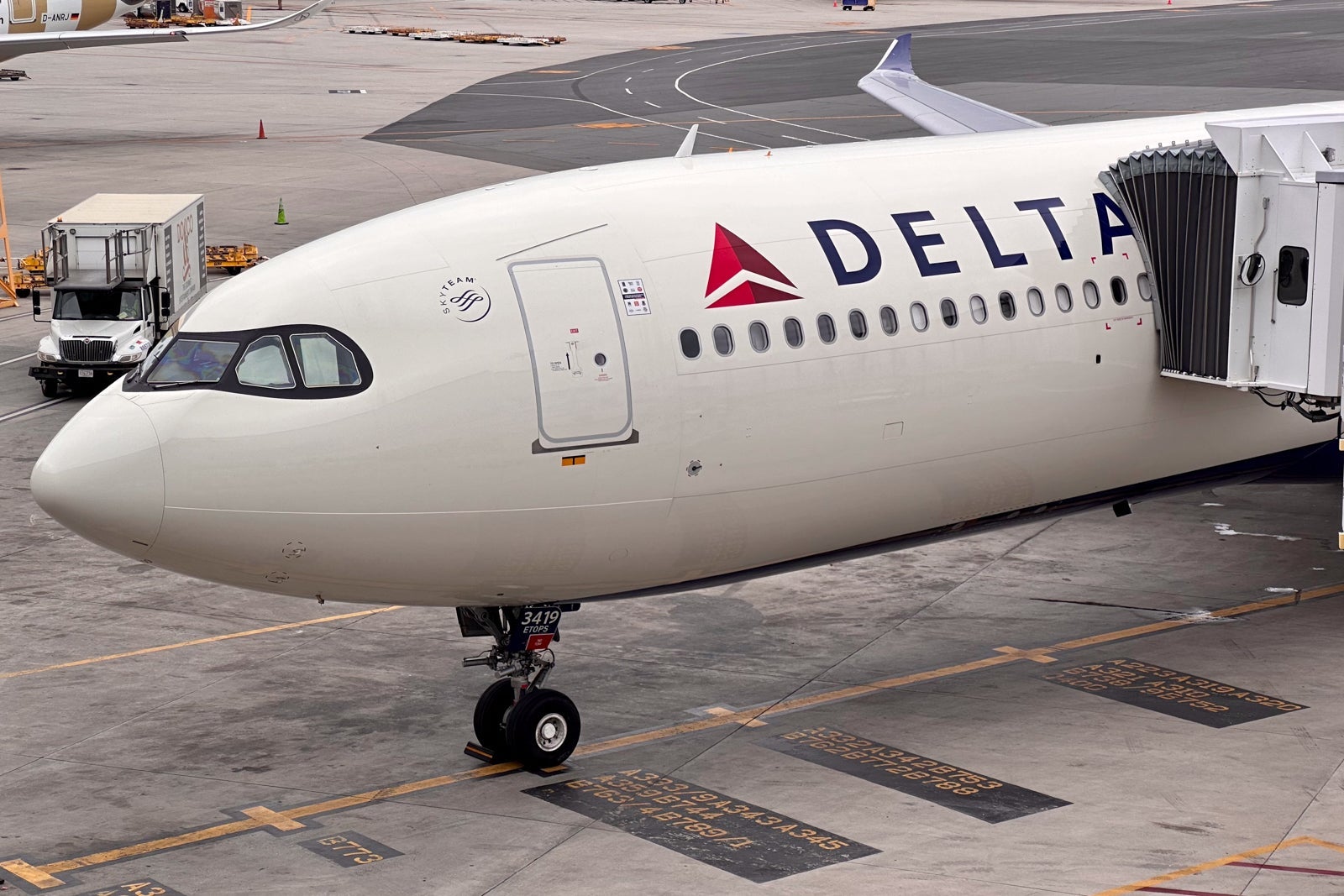 Delta Sky Priority: What is it, and how do you get it? - The Points Guy