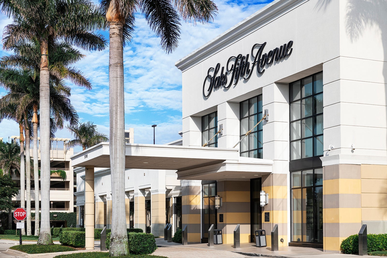 How to get a Saks Fifth Avenue gift card with your Amex Platinum - The ...