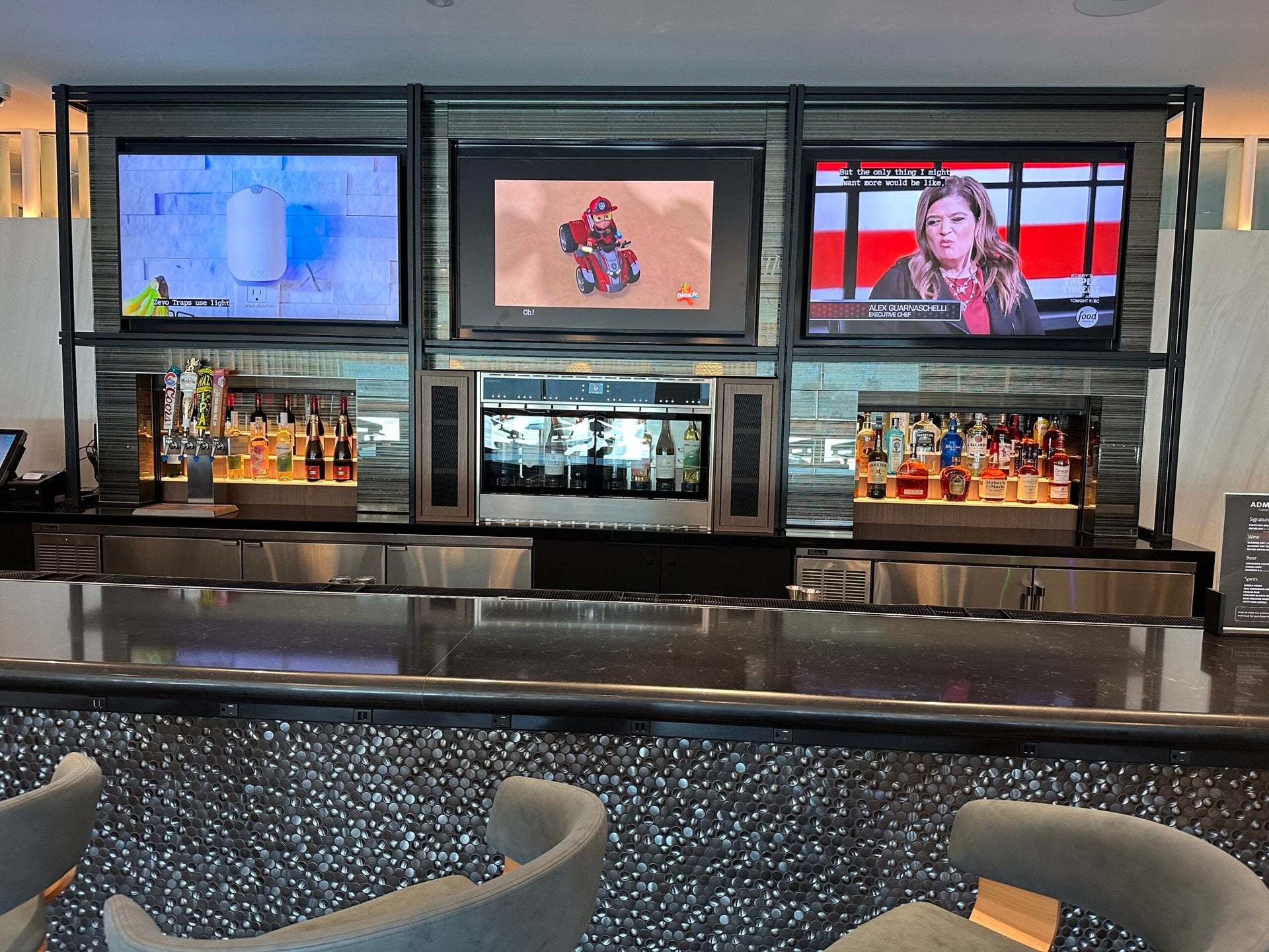 American Airlines rolls out sleek new Admirals Club lounge at Denver ...