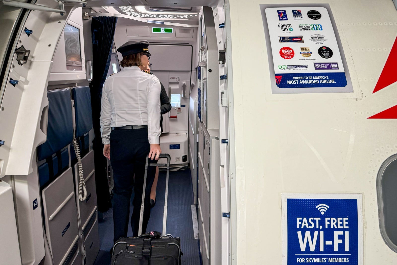 Delta Air Lines domestic first class review - The Points Guy - The ...