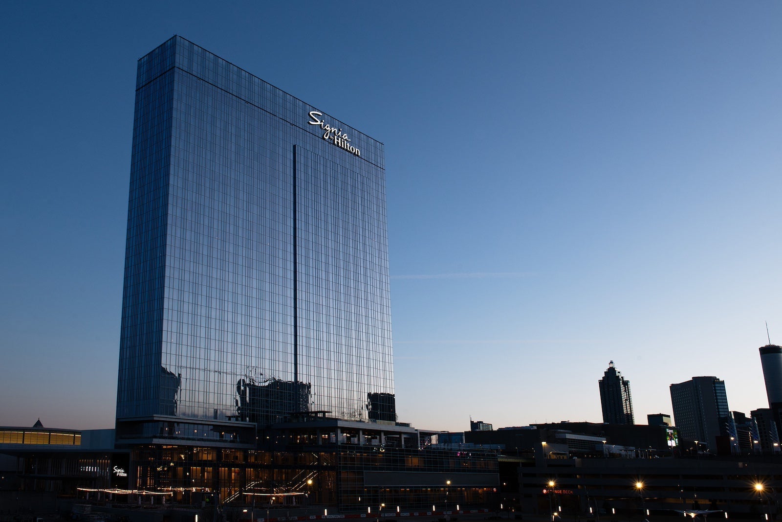 A massive Signia by Hilton is now open in Atlanta close to Mercedes ...