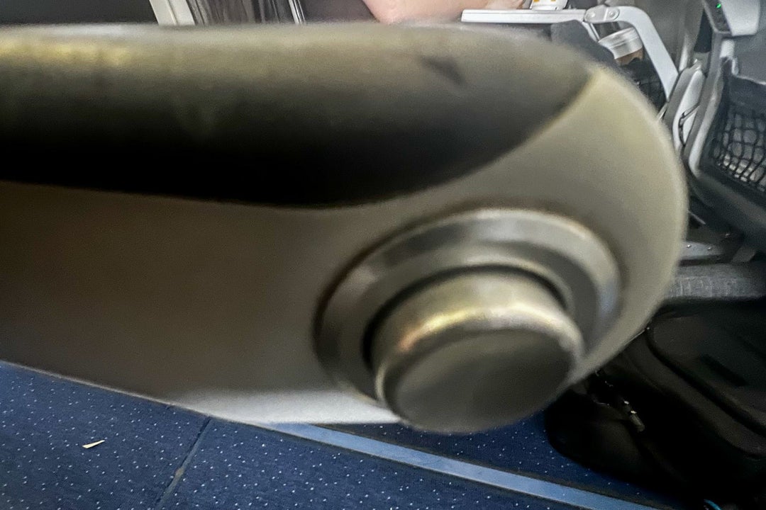 WestJet Boeing 737 economy flight review: Is it worth it? - The Points Guy