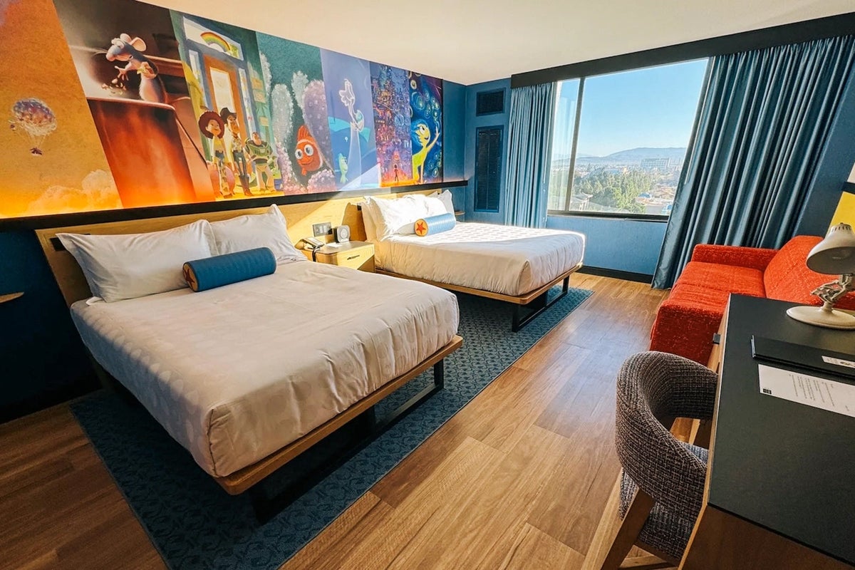 4 reasons staying at a Disneyland hotel is worth it - The Points Guy