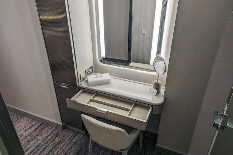 Silver Ray cruise ship review: A modern-yet-classic luxury ship for ...