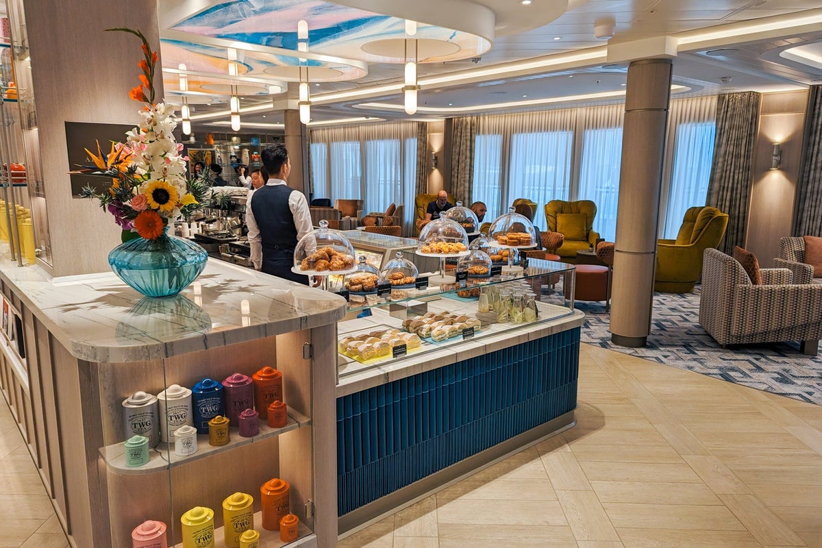 Silver Ray cruise ship review: A modern-yet-classic luxury ship for ...