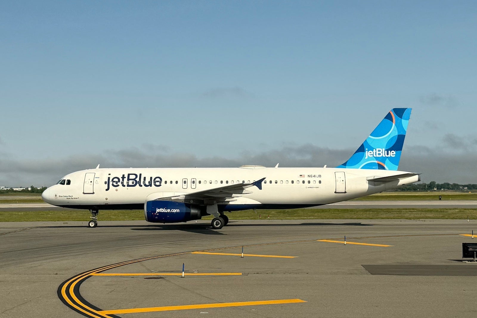 JetBlue set to retire its smallest aircraft by end of next year - The ...