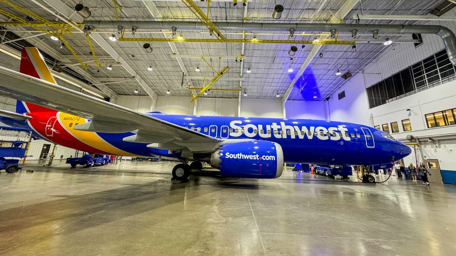 how does plane boarding work