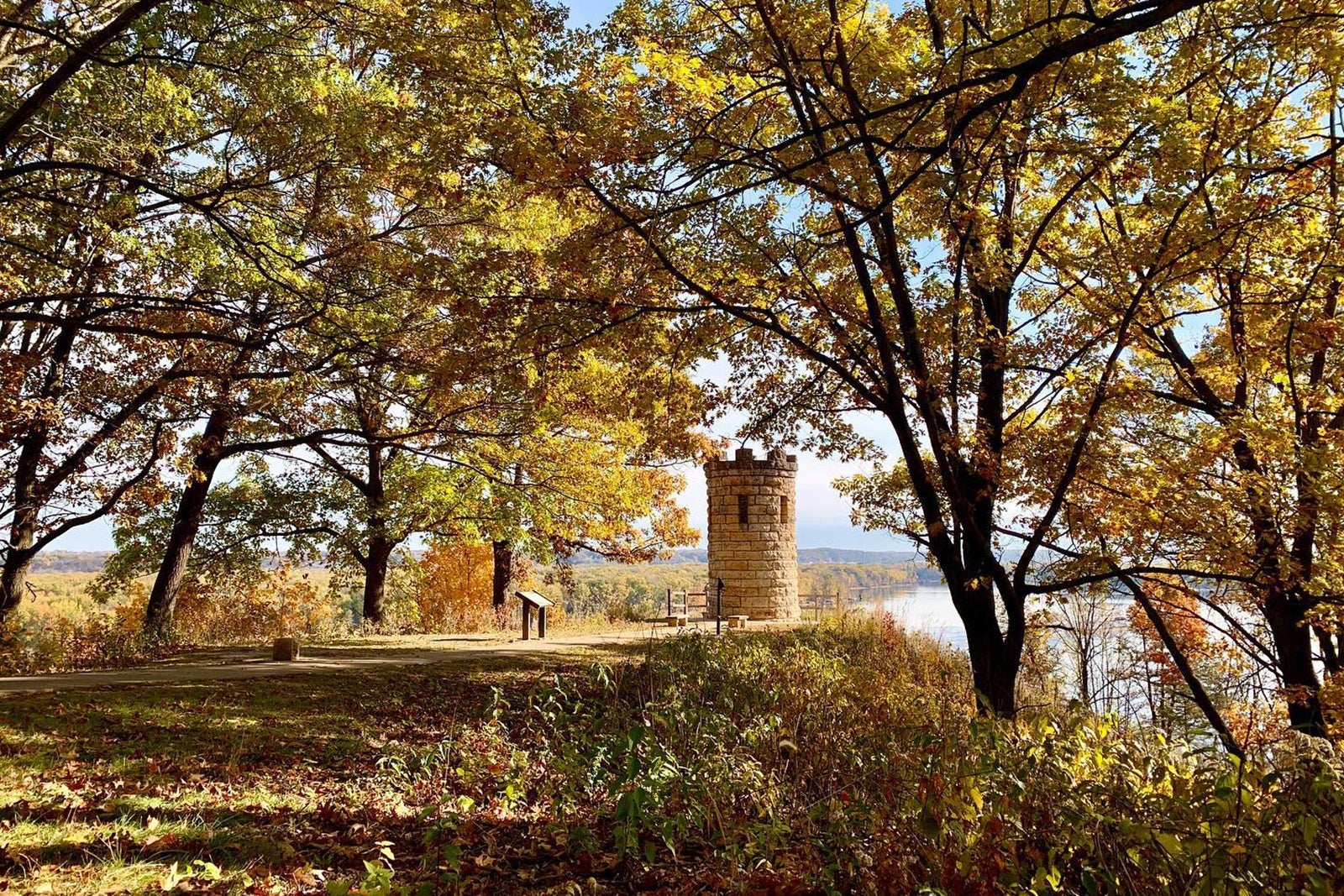 The 5 Best Midwest Road Trips for Fall Foliage - The Points Guy