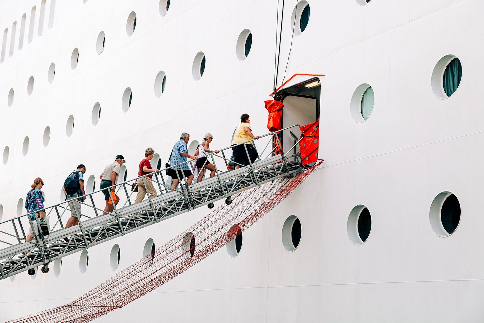 Do this 1 thing on embarkation day to keep your belongings safe - The ...