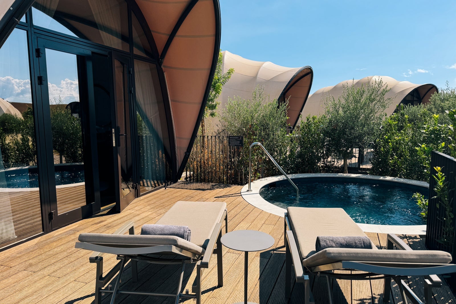 91 Athens Riviera review - The Points Guy