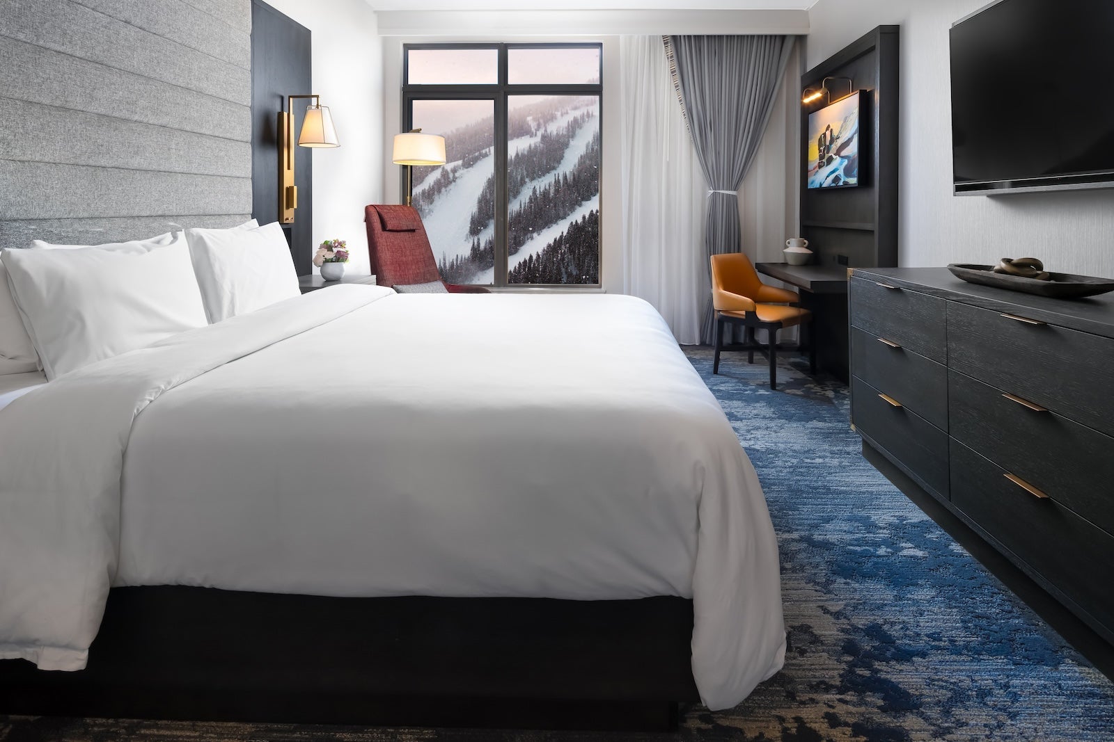 A new Grand Hyatt is now open in Park City, just in time for ski season ...