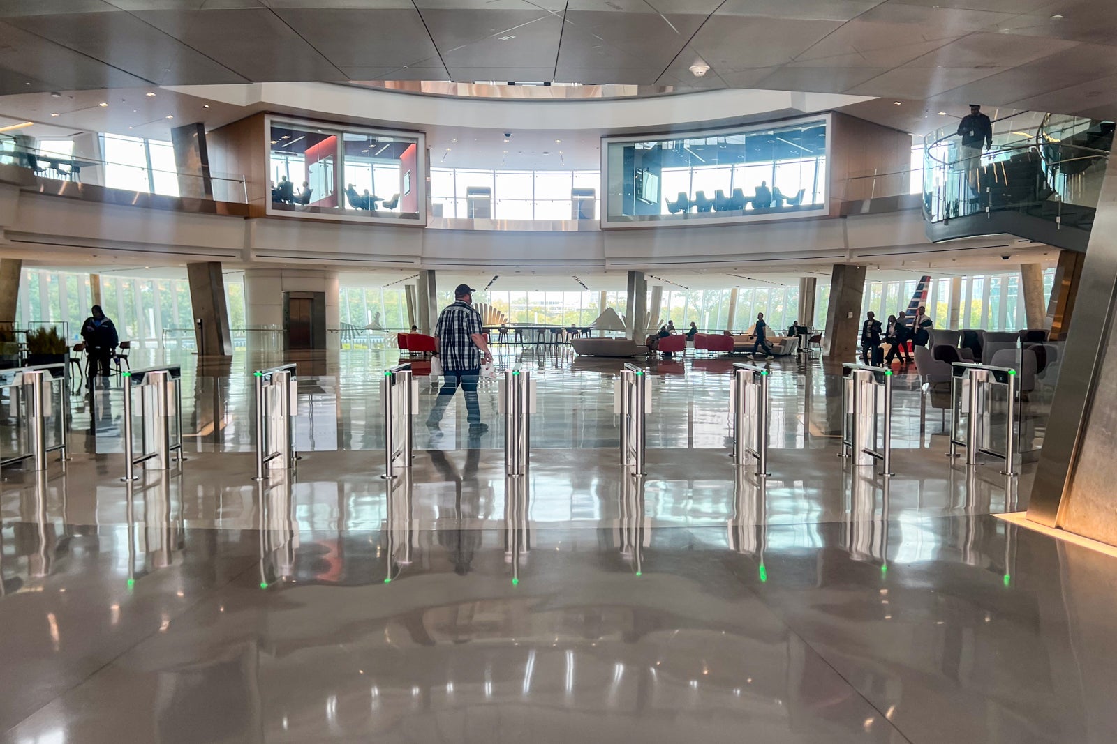 Behind the scenes at American Airlines' giant Fort Worth campus and DFW ...