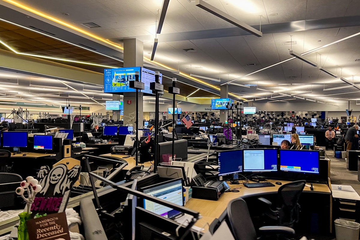 Behind the scenes at American Airlines' giant Fort Worth campus and DFW ...