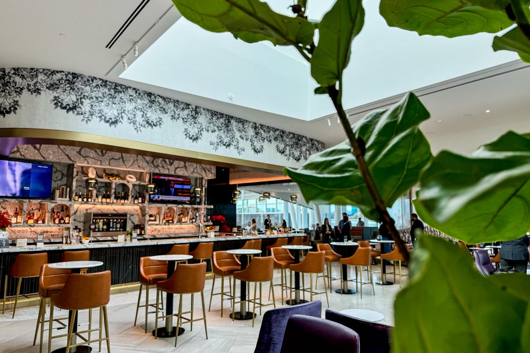 Delta's new Sky Club access limitations now in effect - The Points Guy