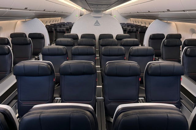 Sneak peek: On board the first Delta Air Lines jet sporting its all-new ...