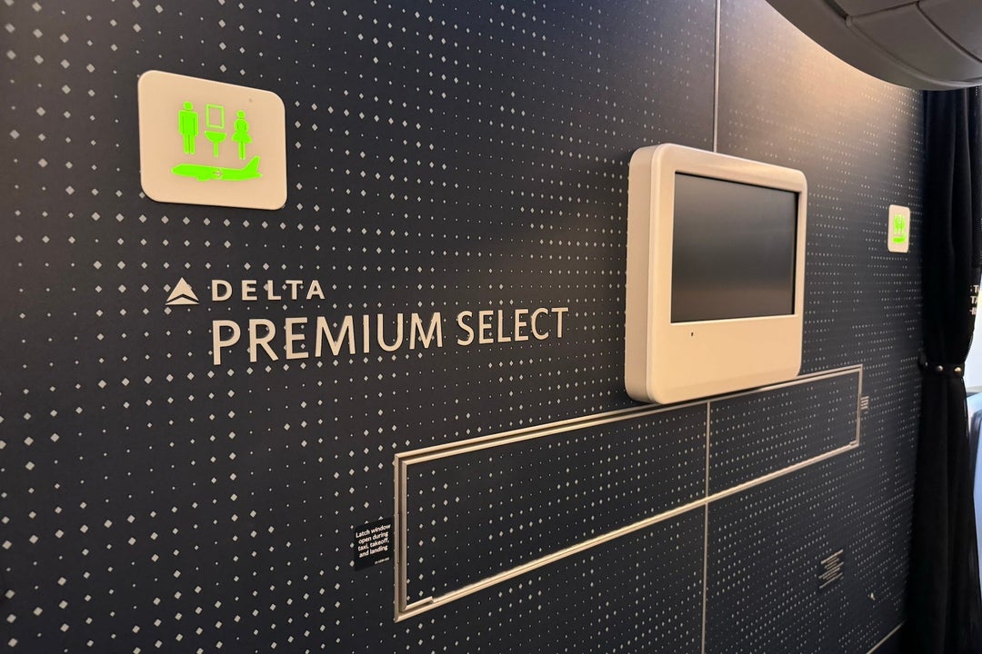 Sneak peek: On board the first Delta Air Lines jet sporting its all-new ...