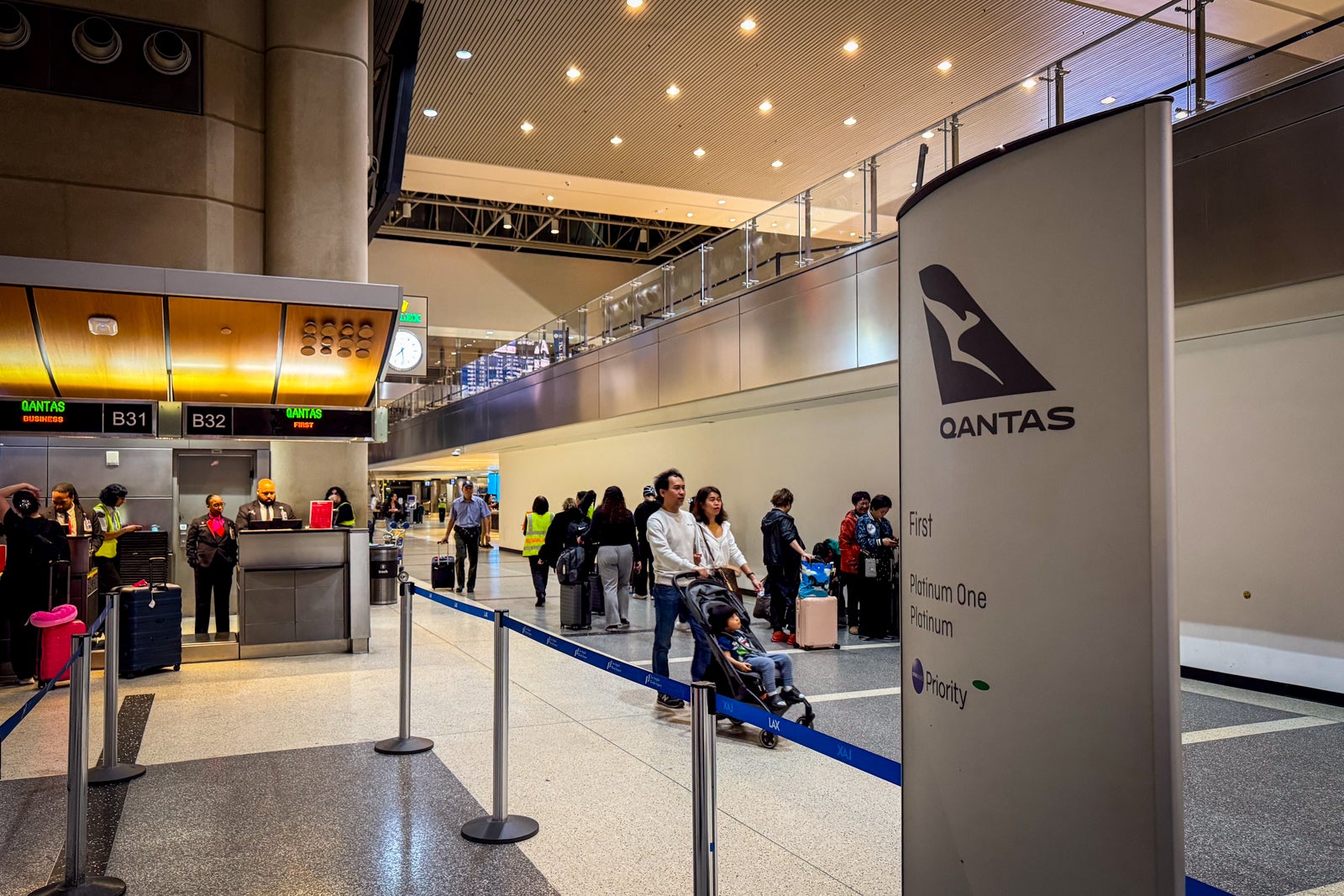 Review of Qantas first class from Los Angeles to Melbourne, Australia ...