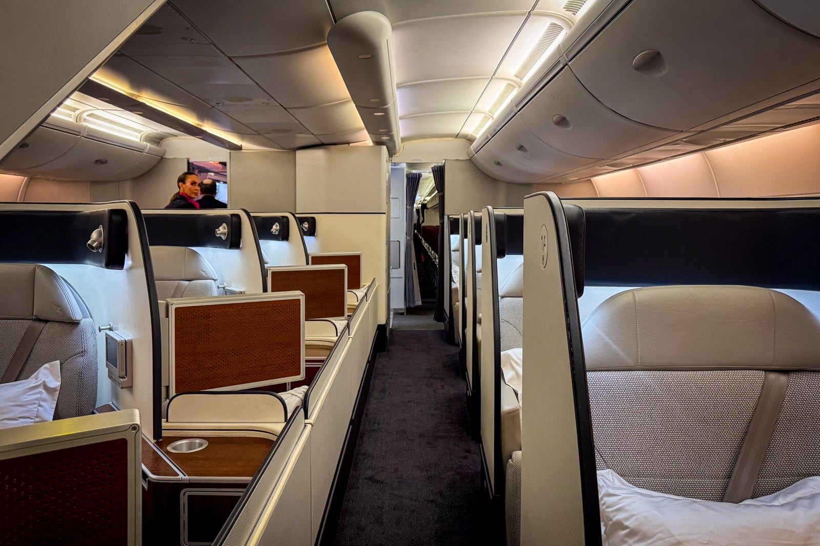 Review of Qantas first class from Los Angeles to Melbourne, Australia ...