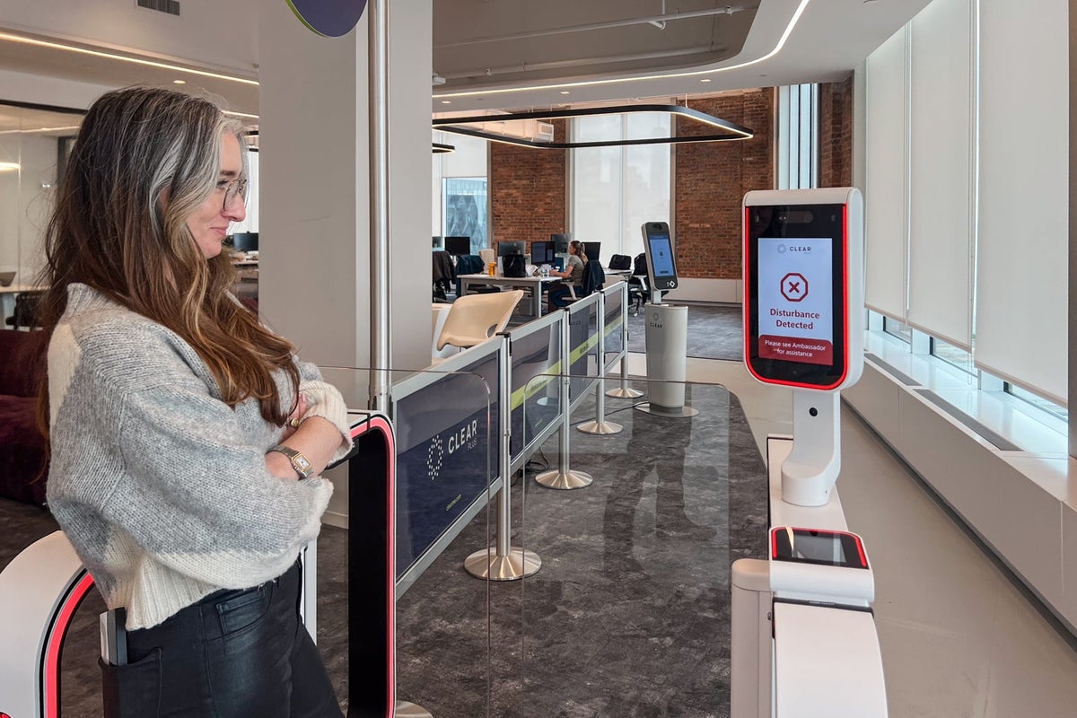 Clear partnering with TSA, unveils new biometric 'e-gates' at 3 major ...