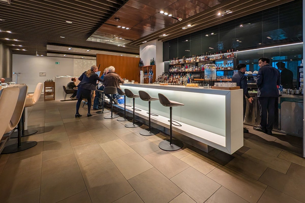 Book Lufthansa first-class flight to Europe using Chase's 100,000-point ...