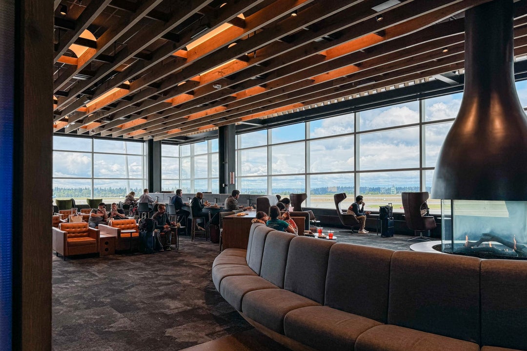 What airline's lounge access policies give you the best bang for your ...