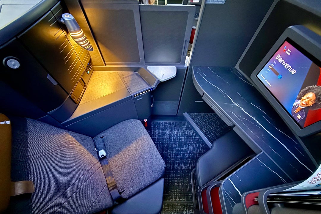 A look at American's all-new Boeing 787 Dreamliner with Flagship Suite ...