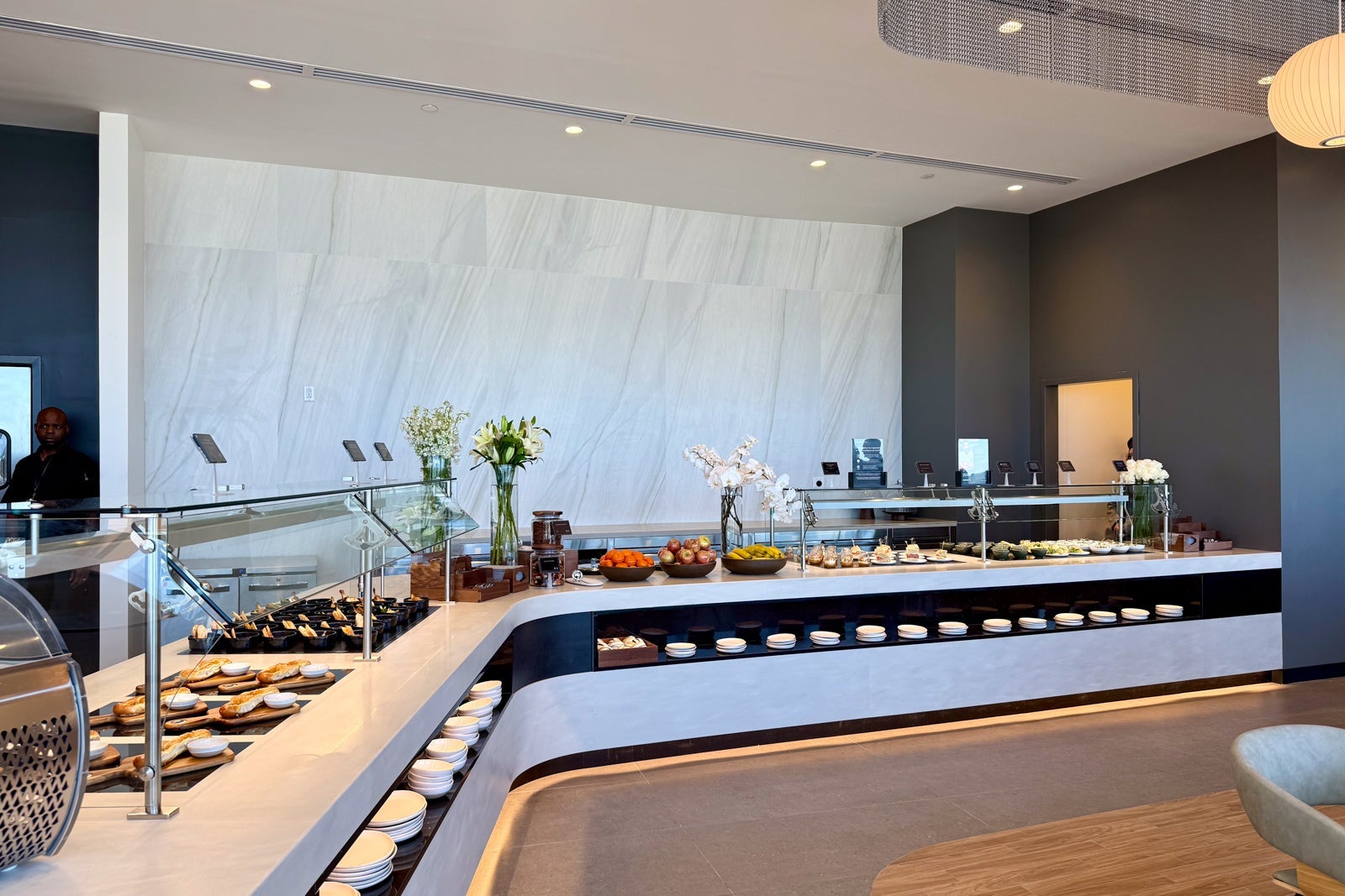 First look: American's new Flagship Lounge and Admirals Club in Philly shine in big debut - The ...