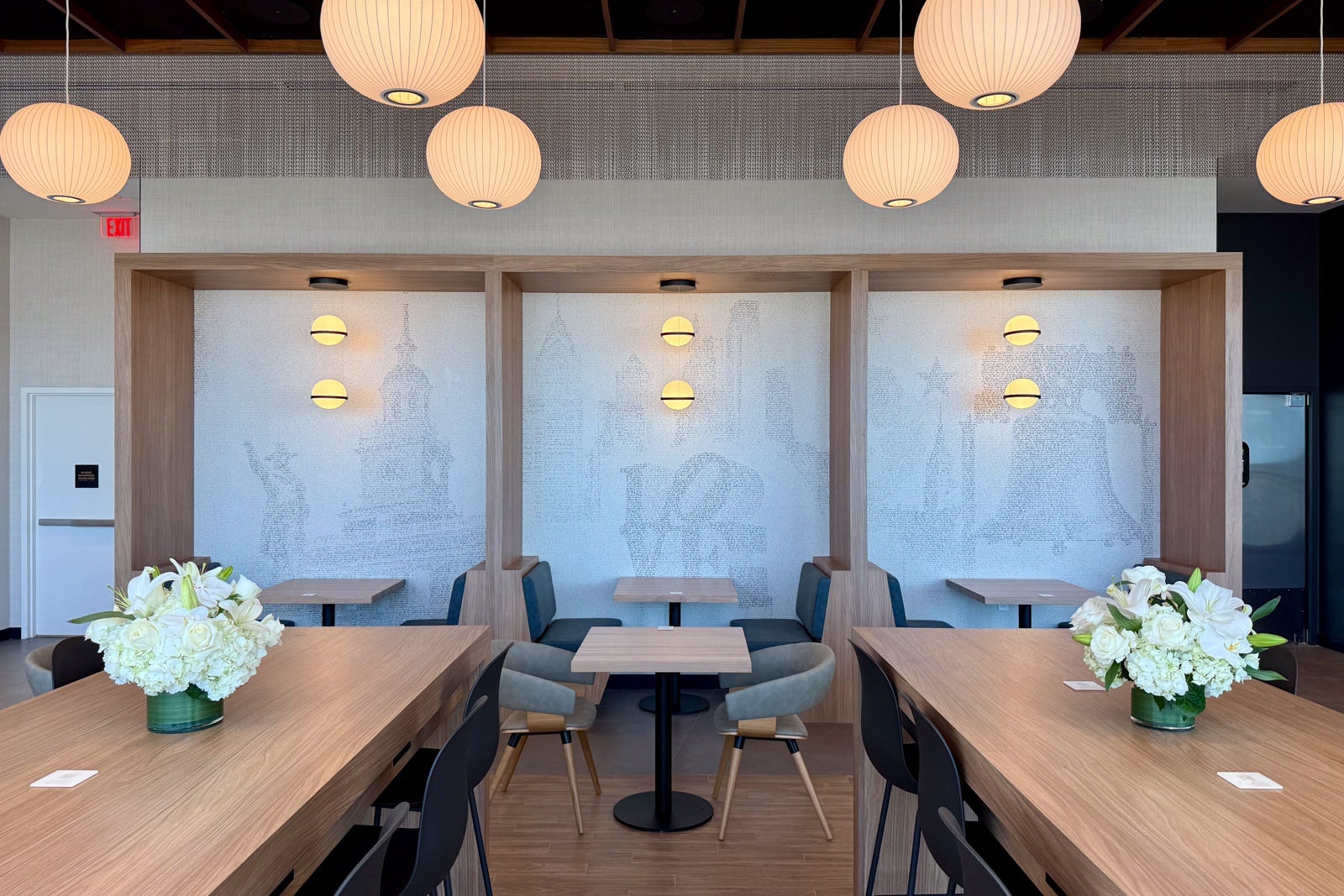 First look: American's new Flagship Lounge and Admirals Club in Philly ...