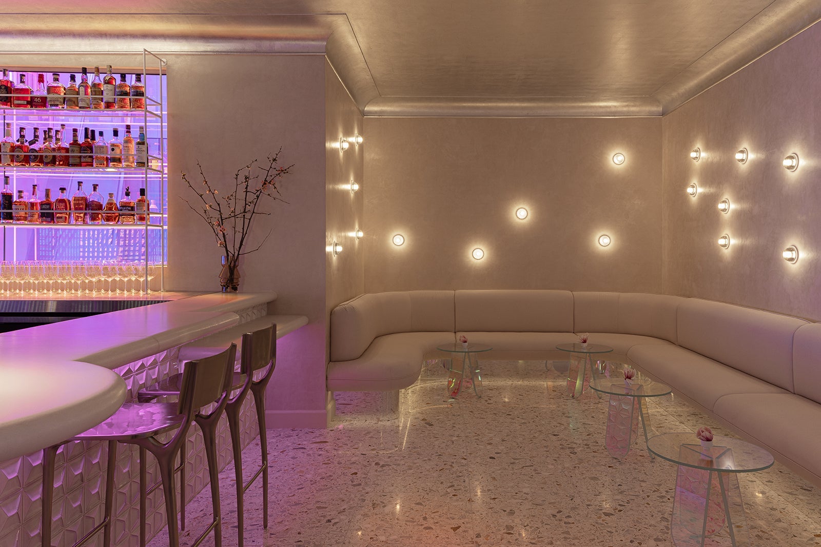 No airline or credit card status needed to enter this airport speakeasy ...