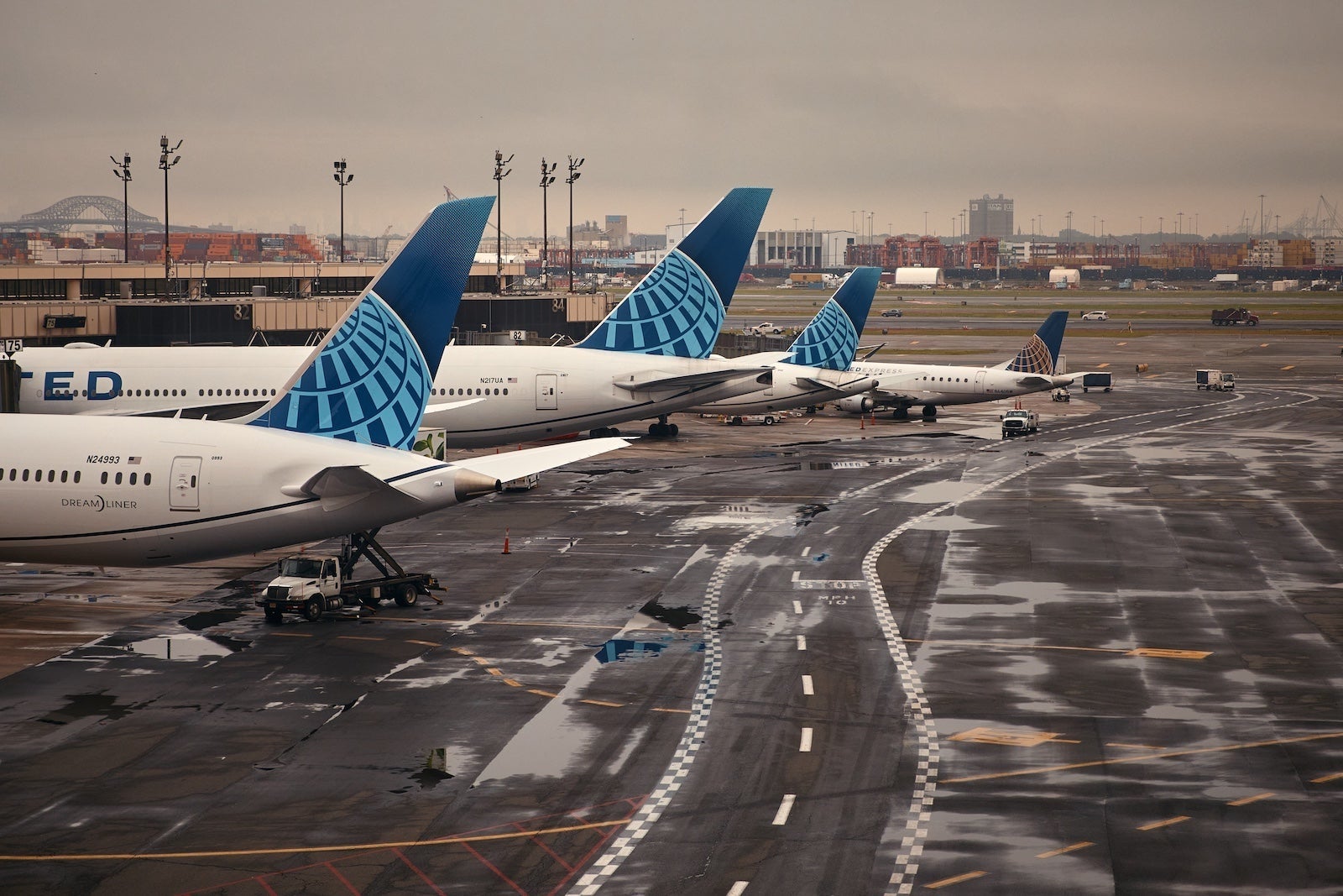 United will bring Starlink Wi-Fi to its first Boeing 737 in October ...
