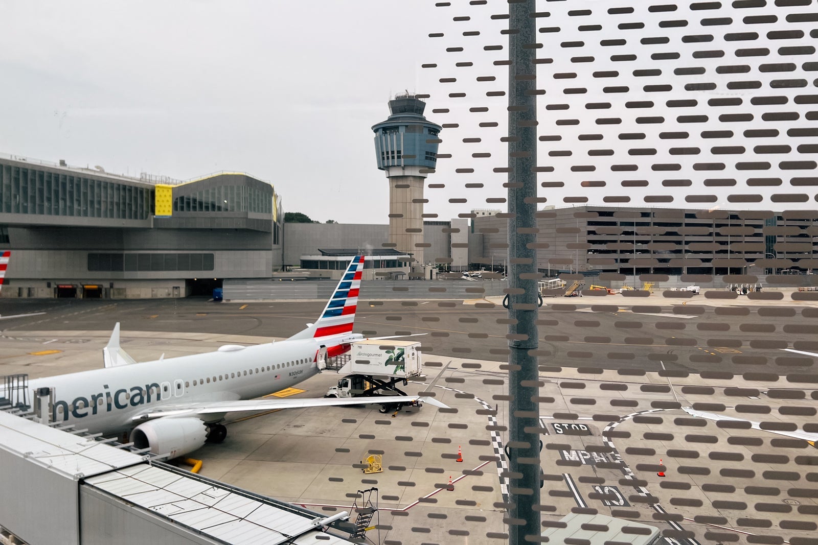 Breaking the LGA perimeter: What it was like flying American Airlines ...