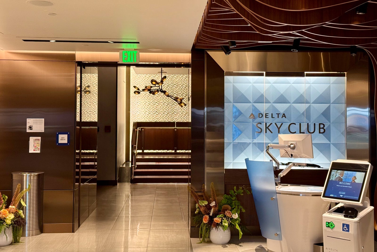 Delta's stunning new Seattle business-class lounge is its most unique ...