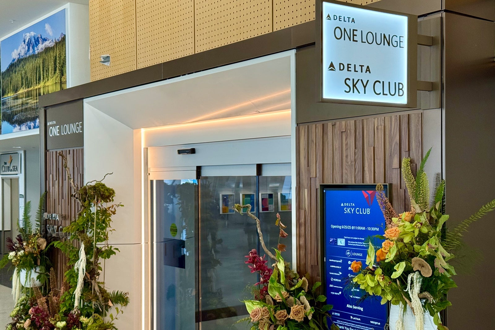 Delta's stunning new Seattle business-class lounge is its most unique ...