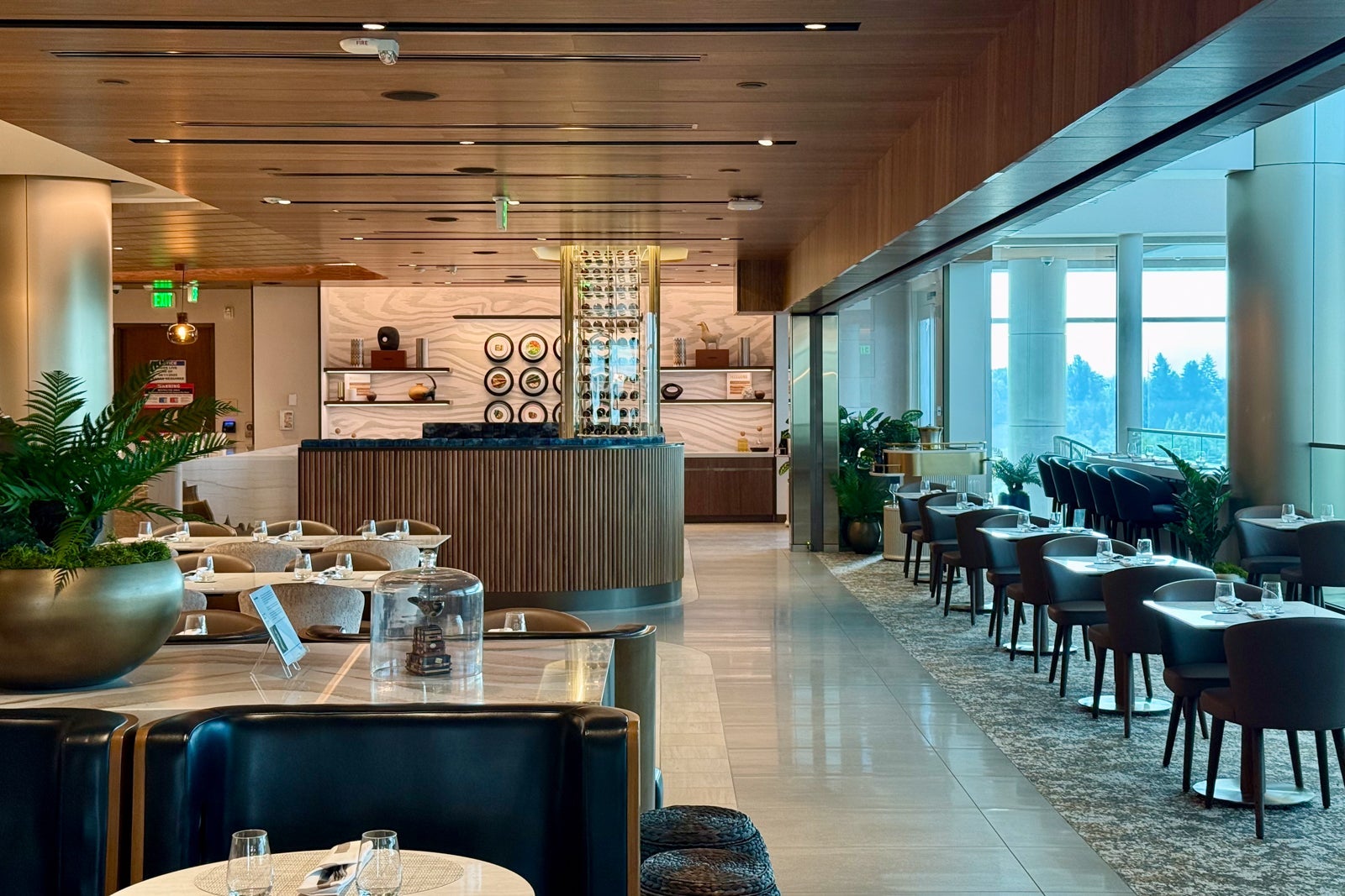 Delta's stunning new Seattle business-class lounge is its most unique ...